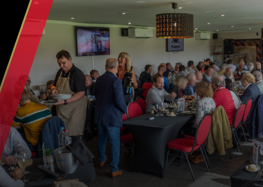 En VIP face aux RSCA Futures : Repas en 3 services & Mange-debout - RFC ...